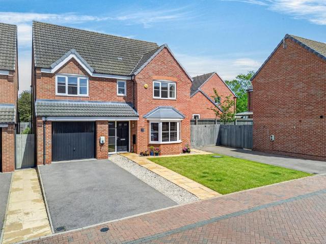 4 bedroom detached house for sale