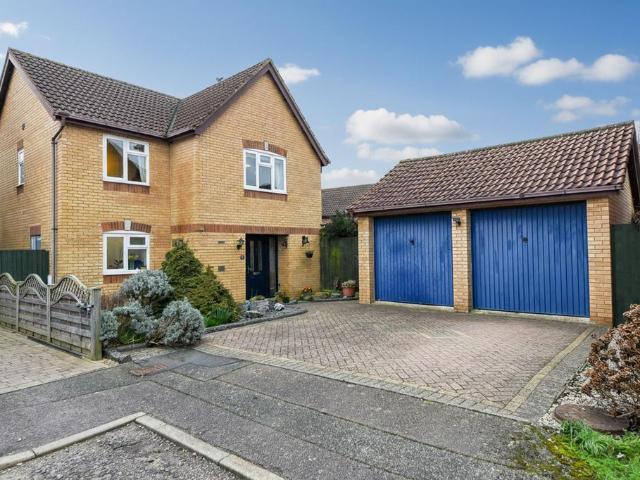 4 bedroom detached house for sale
