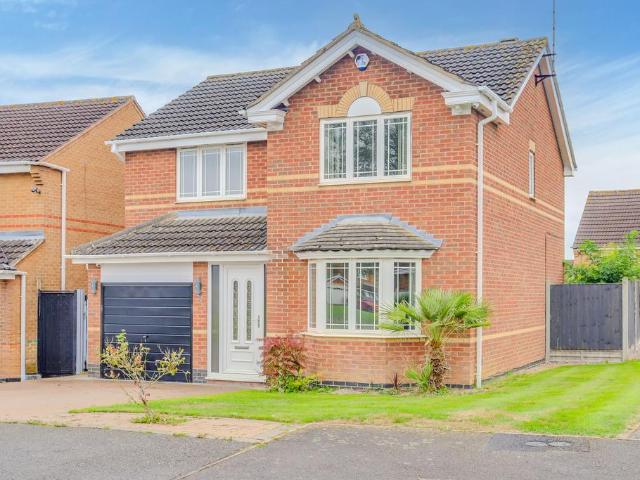 4 bedroom detached house for sale