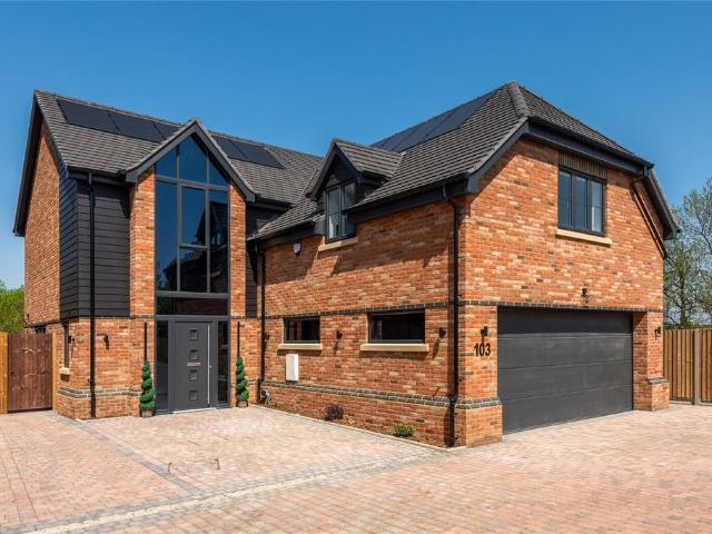 4 bedroom detached house for sale