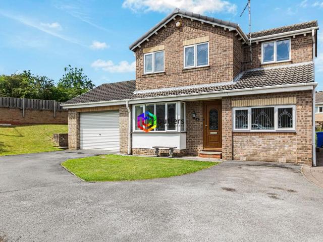 4 bedroom detached house for sale