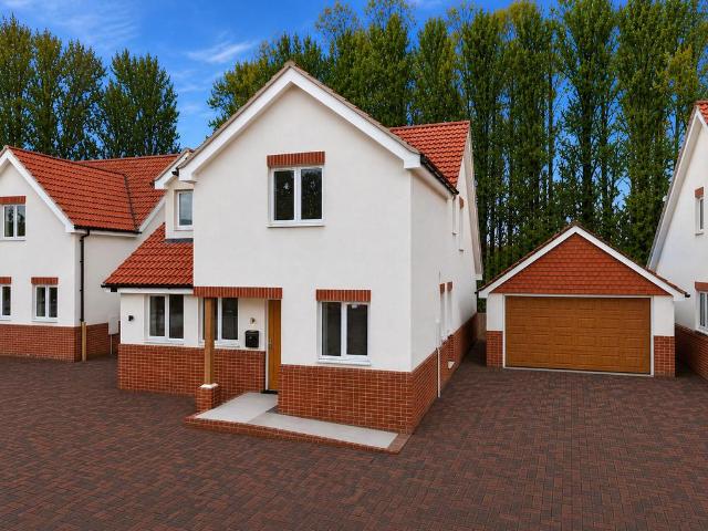 4 bedroom detached house for sale