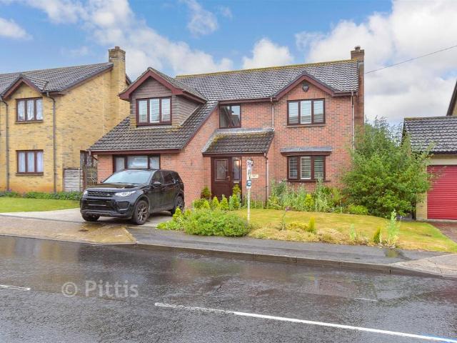 4 bedroom detached house for sale