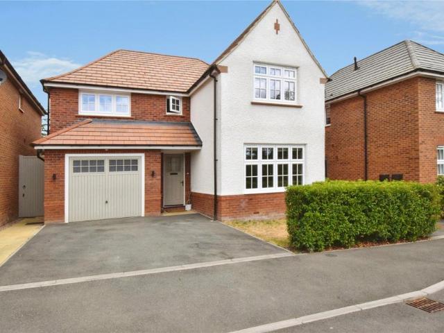 4 bedroom detached house for sale
