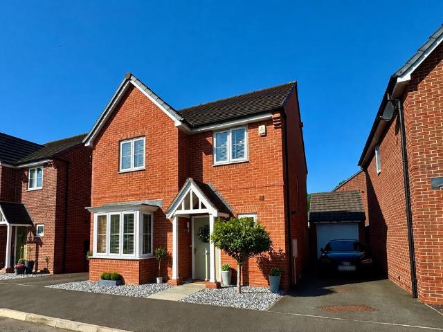 4 bedroom detached house for sale