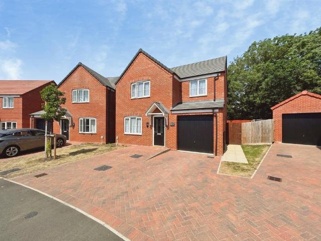 4 bedroom detached house for sale