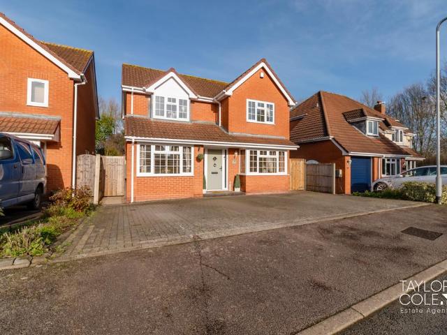 4 bedroom detached house for sale