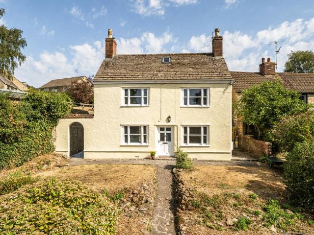 4 bedroom link detached house for sale