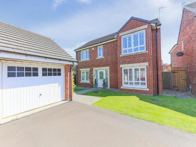 4 bedroom detached house for sale