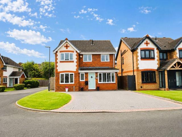 4 bedroom detached house for sale