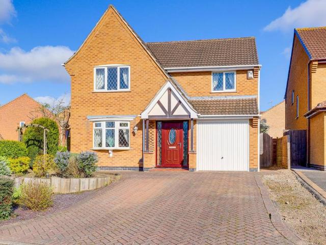4 bedroom detached house for sale
