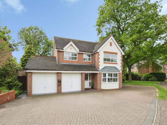 4 bedroom detached house for sale