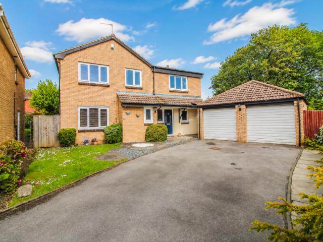 4 bedroom detached house for sale