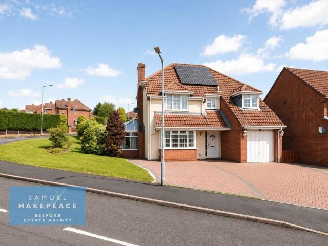 4 bedroom detached house for sale