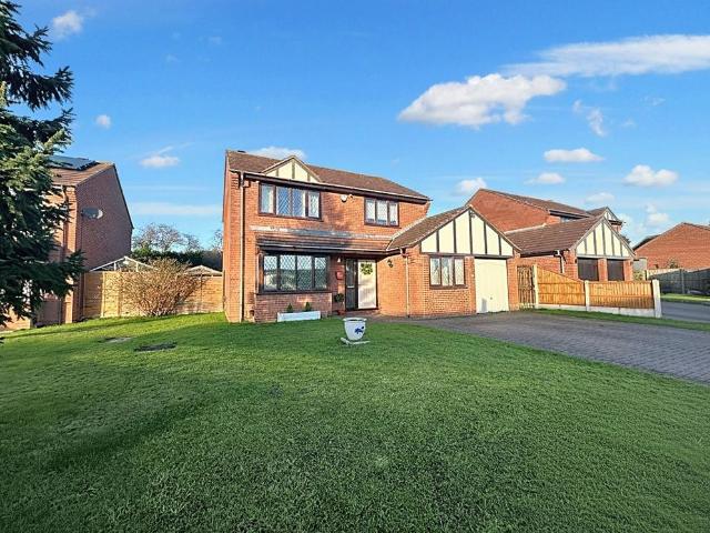 4 bedroom detached house for sale