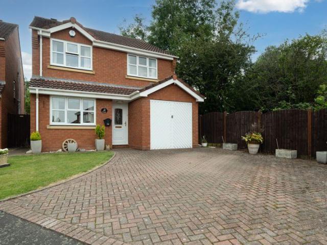 4 bedroom detached house for sale