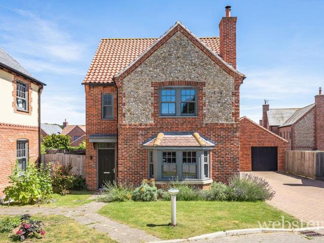4 bedroom detached house for sale