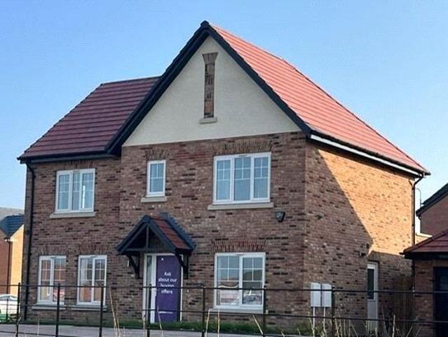 4 bedroom detached house for sale