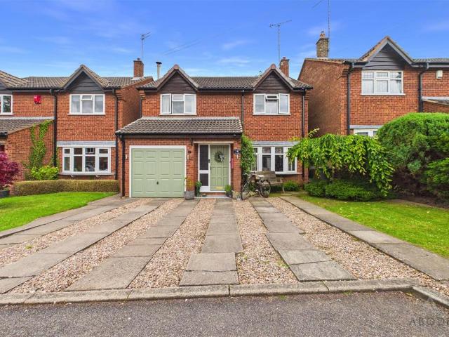 4 bedroom detached house for sale