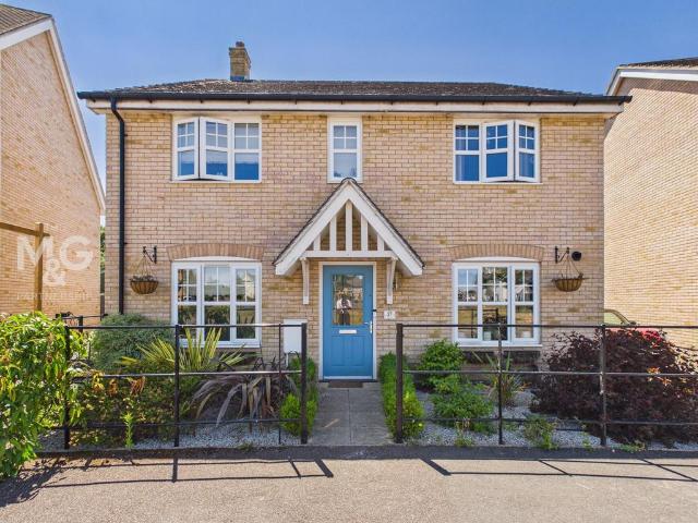 4 bedroom detached house for sale