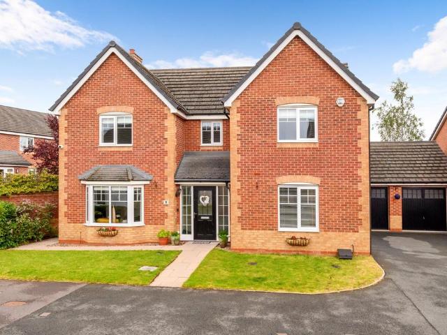 4 bedroom detached house for sale