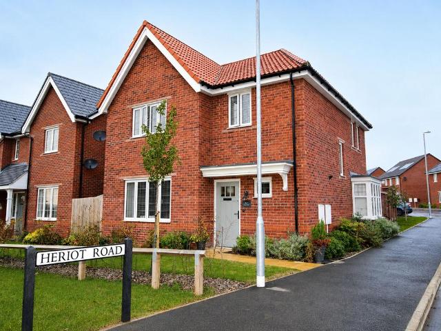 4 bedroom detached house for sale