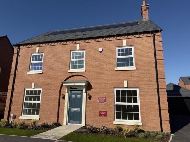 4 bedroom detached house for sale