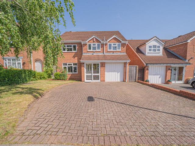 4 bedroom detached house for sale