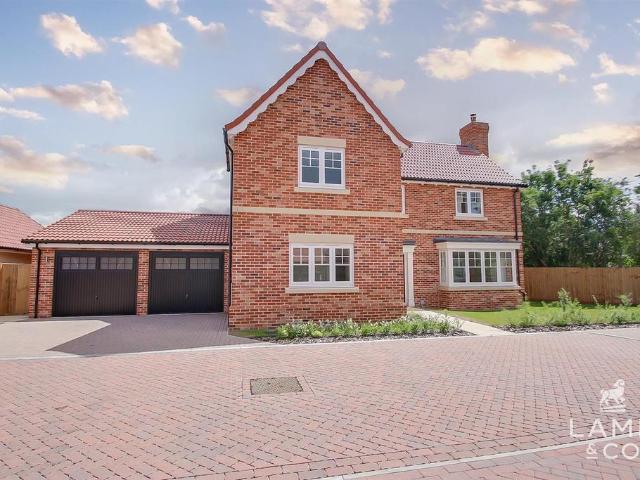 4 bedroom detached house for sale