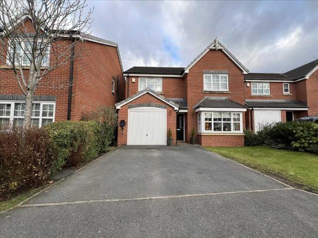 4 bedroom detached house for sale
