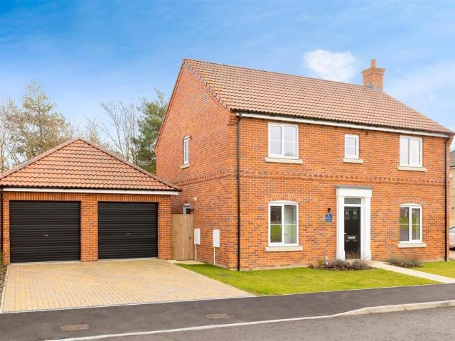 4 bedroom detached house for sale