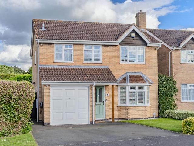 4 bedroom detached house for sale