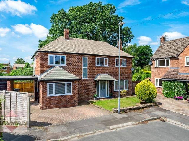4 bedroom detached house for sale