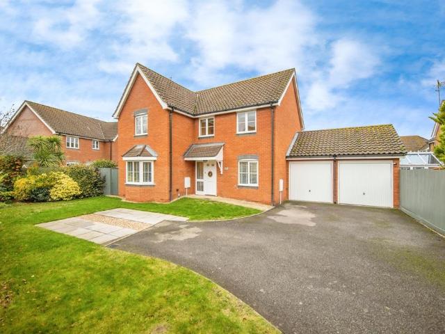 4 bedroom detached house for sale