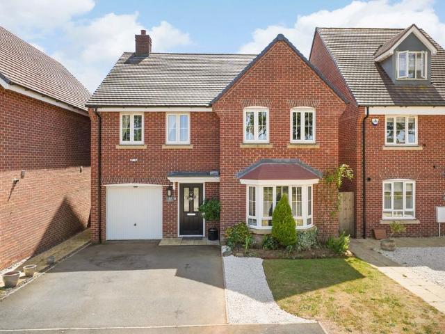 4 bedroom detached house for sale