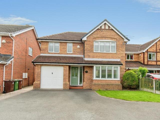 4 bedroom detached house for sale