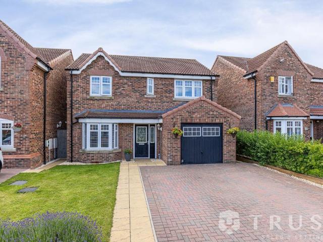 4 bedroom detached house for sale