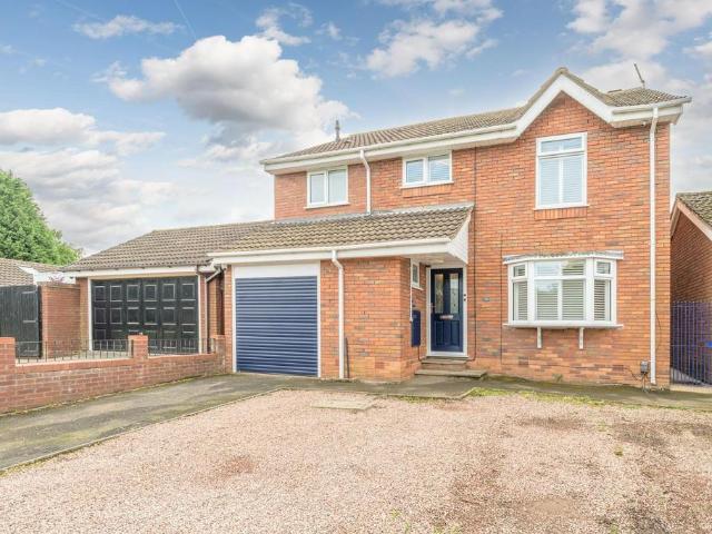 4 bedroom detached house for sale