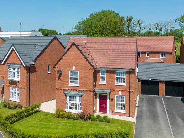 4 bedroom detached house for sale