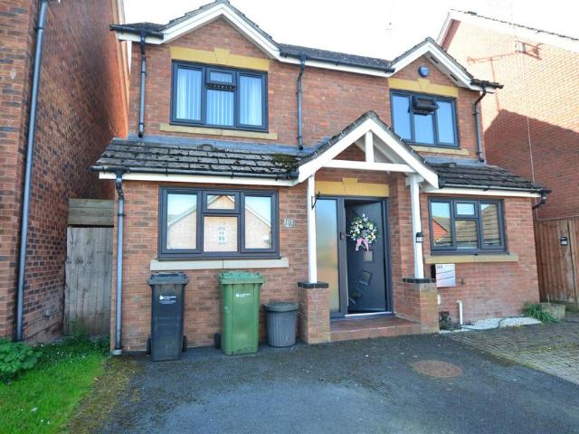 4 bedroom detached house for sale