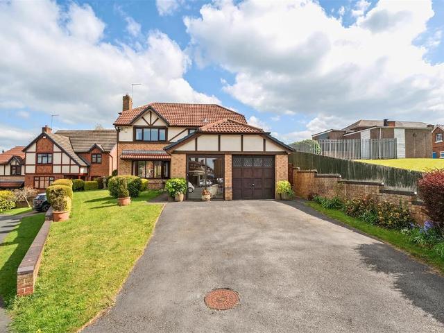 4 bedroom detached house for sale