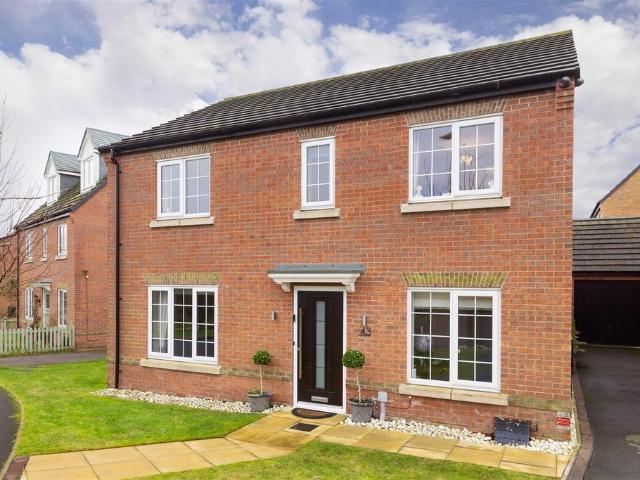 4 bedroom detached house for sale