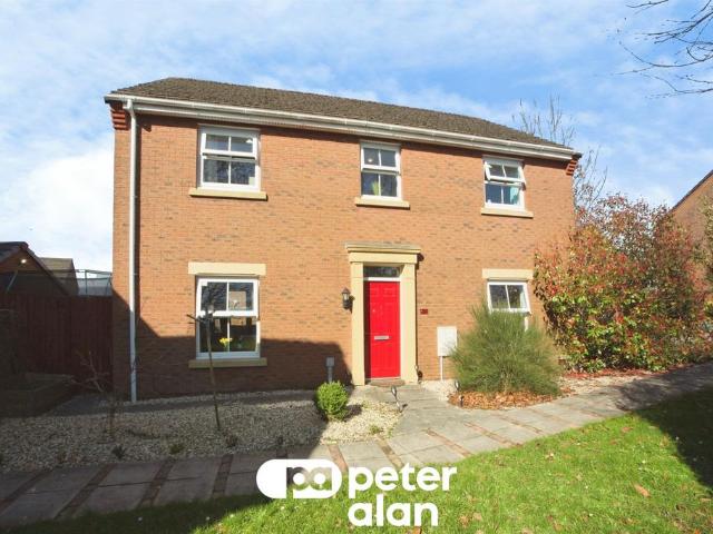 4 bedroom detached house for sale