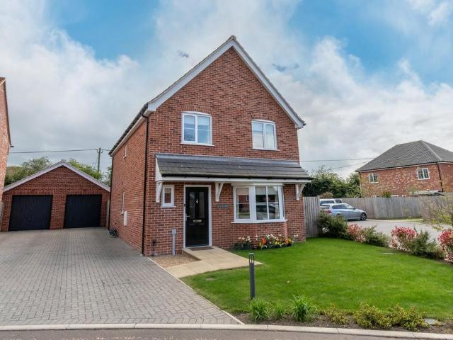 4 bedroom detached house for sale