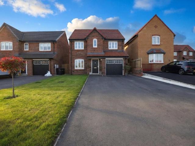 4 bedroom detached house for sale