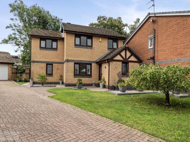 4 bedroom detached house for sale