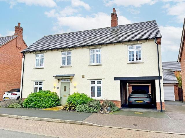 4 bedroom detached house for sale
