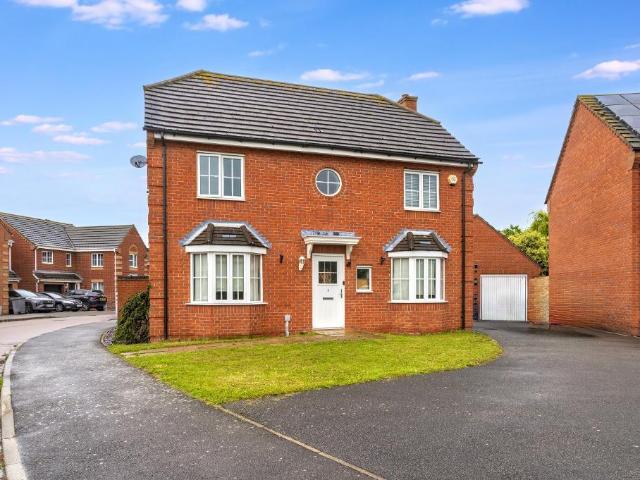 4 bedroom detached house for sale