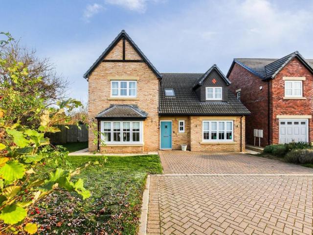 4 bedroom detached house for sale