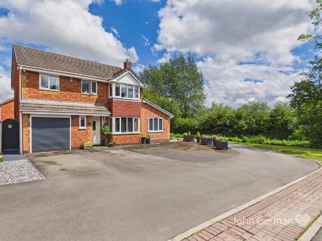 4 bedroom detached house for sale